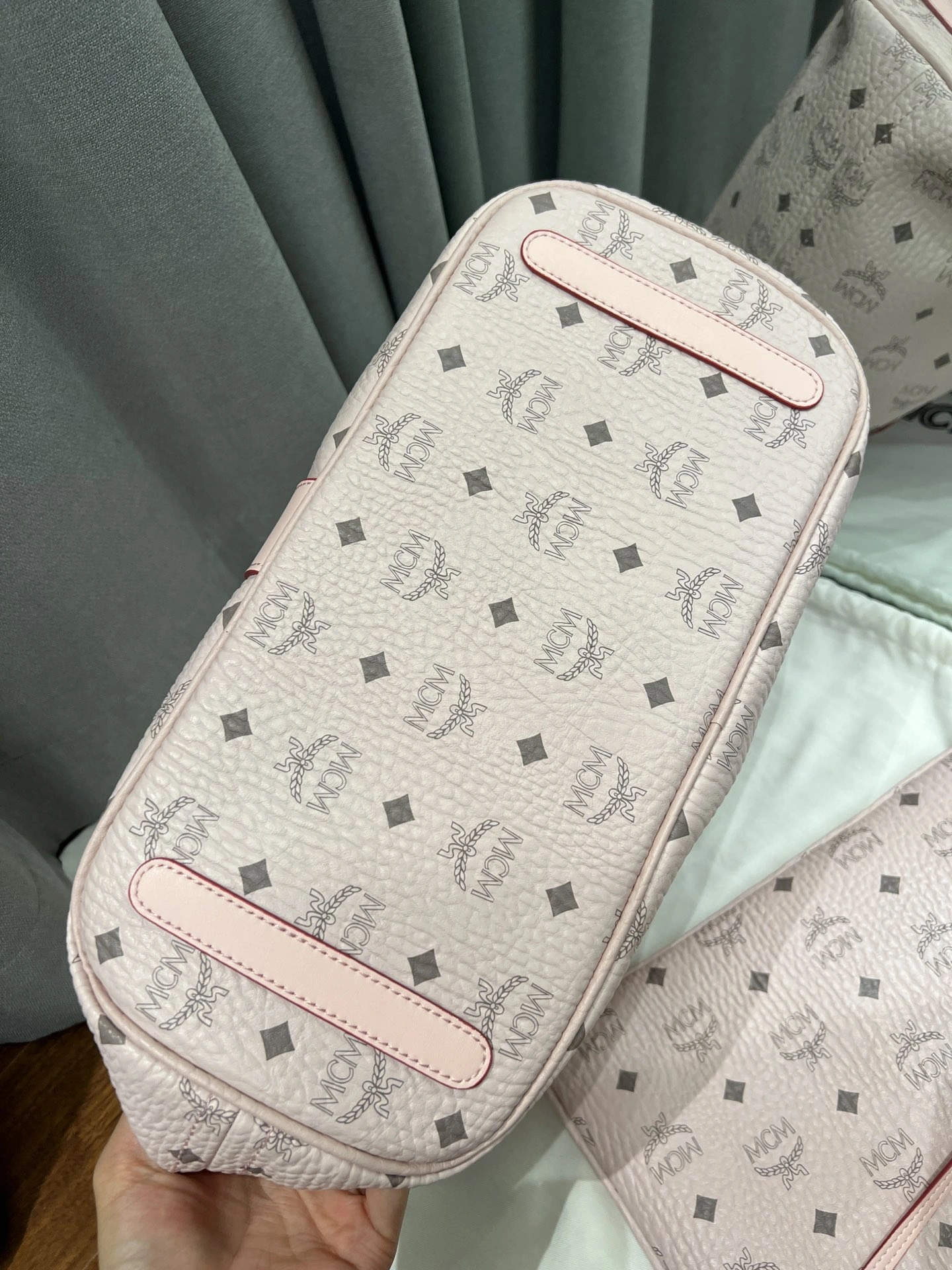 Low-cost MCM Shopping Bags