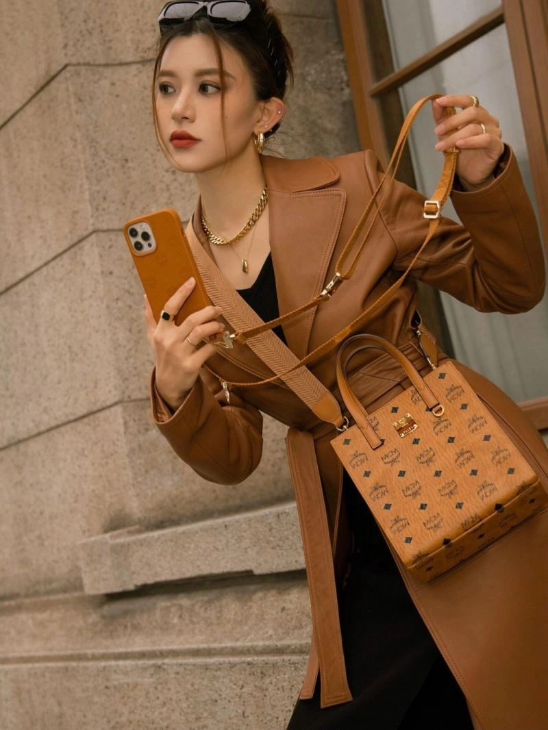 Bargain MCM Shopping Bags