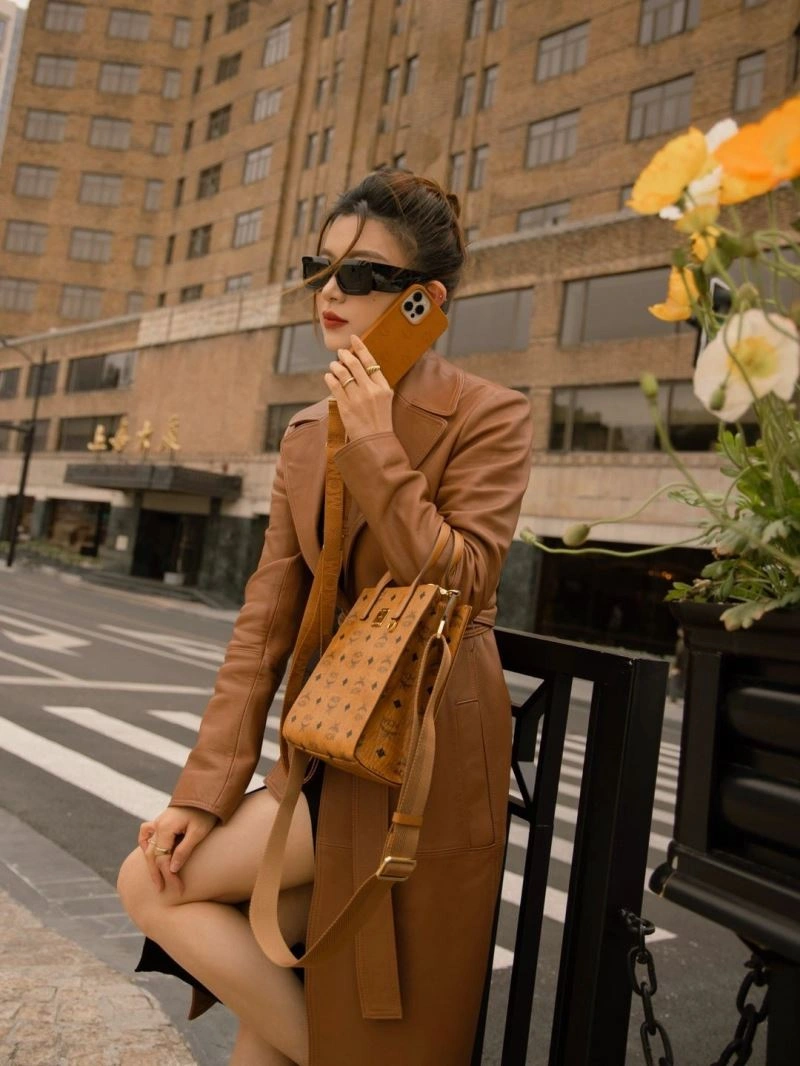 Bargain MCM Shopping Bags