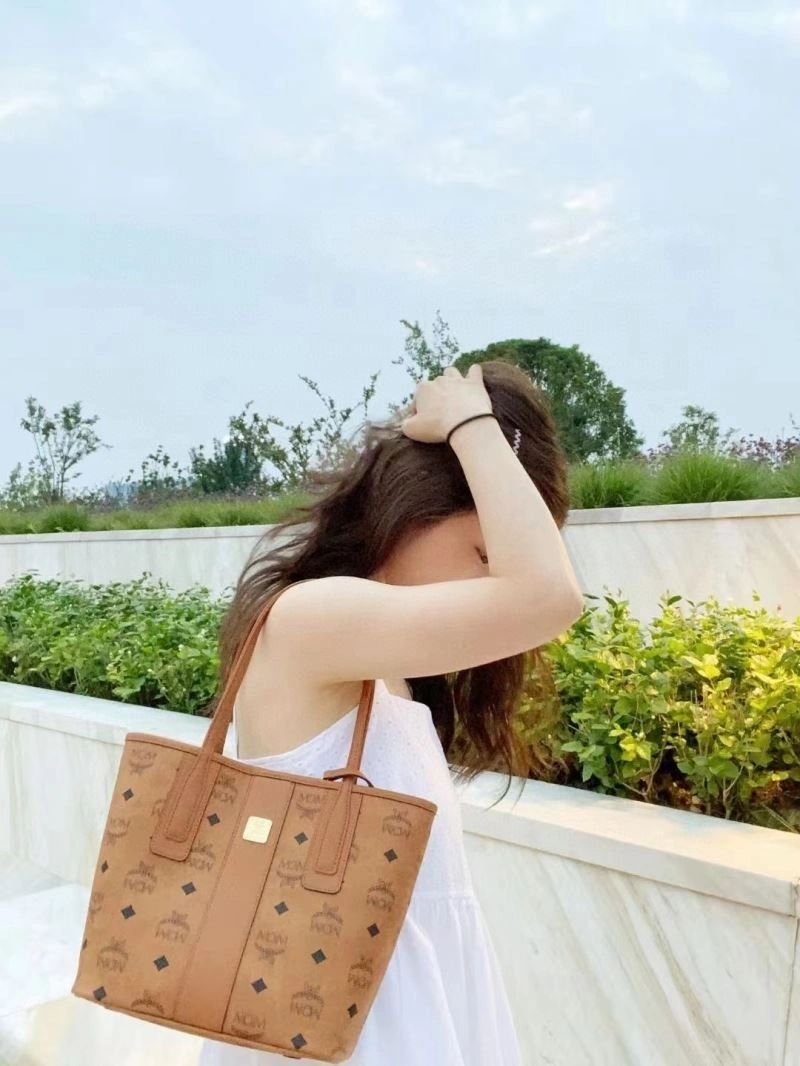 Bargain MCM Shopping Bags