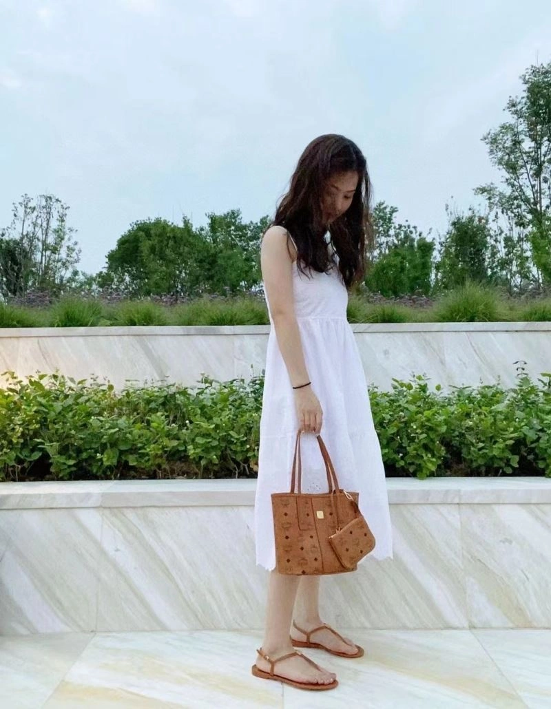 Bargain MCM Shopping Bags