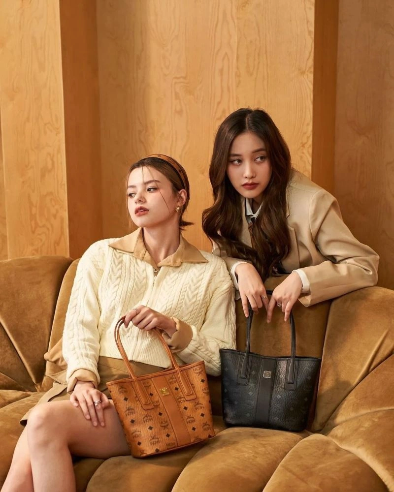 Brand-authenticated MCM Shopping Bags