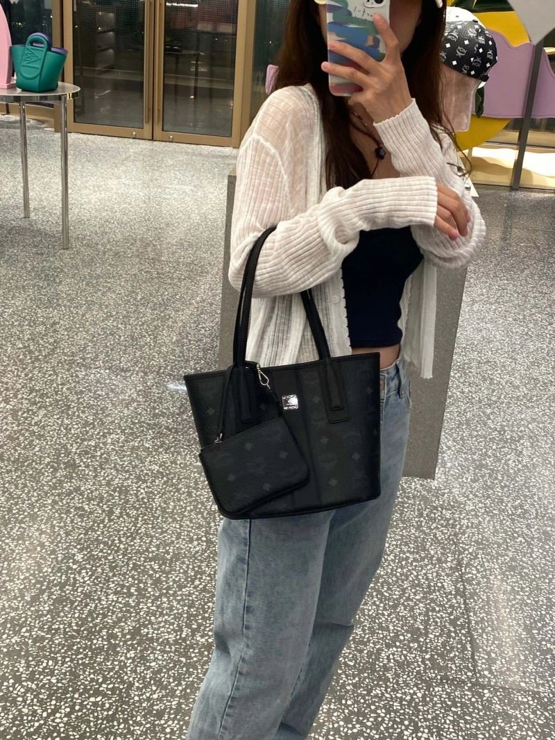 Brand-authenticated MCM Shopping Bags