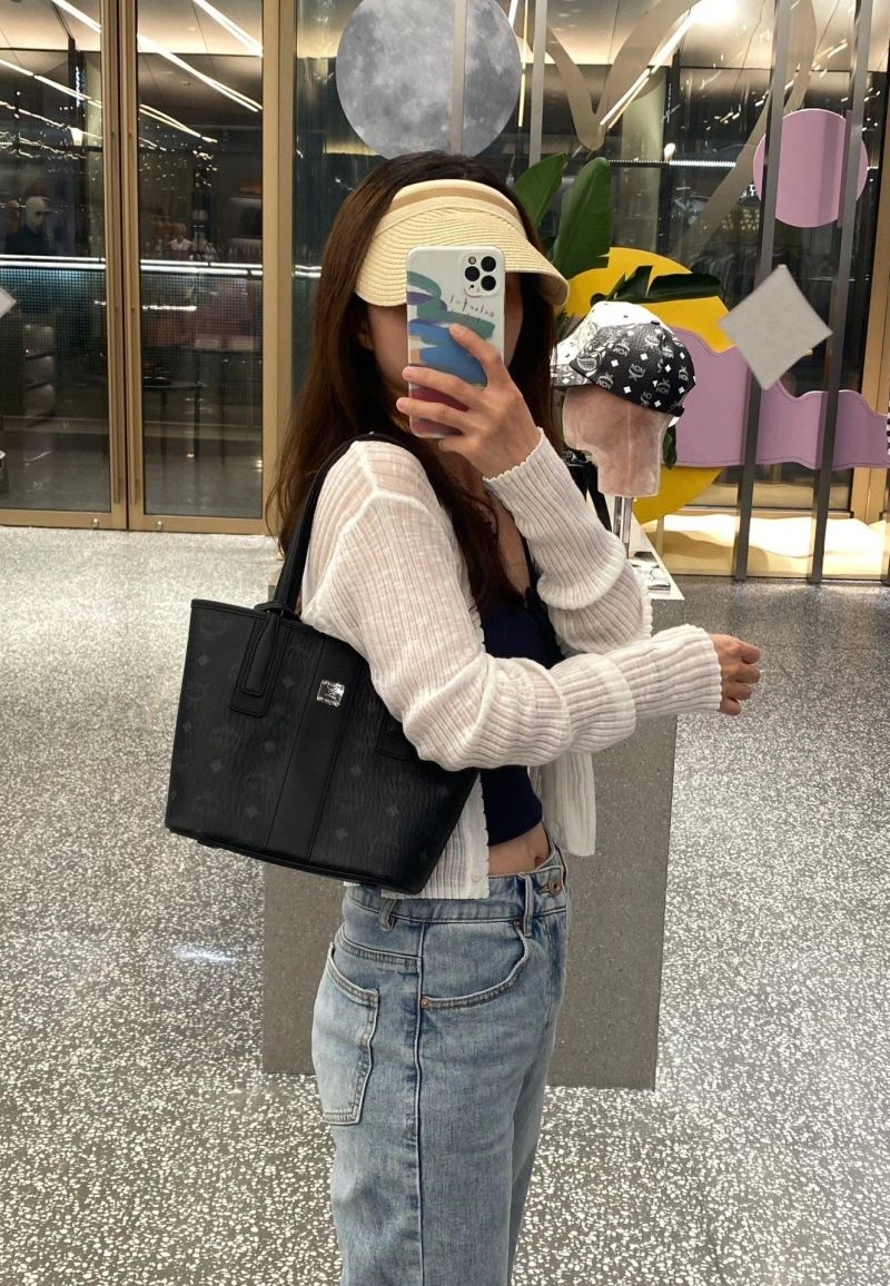 Brand-authenticated MCM Shopping Bags