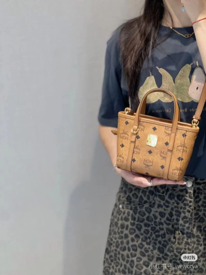 Brand-authenticated MCM Shopping Bags