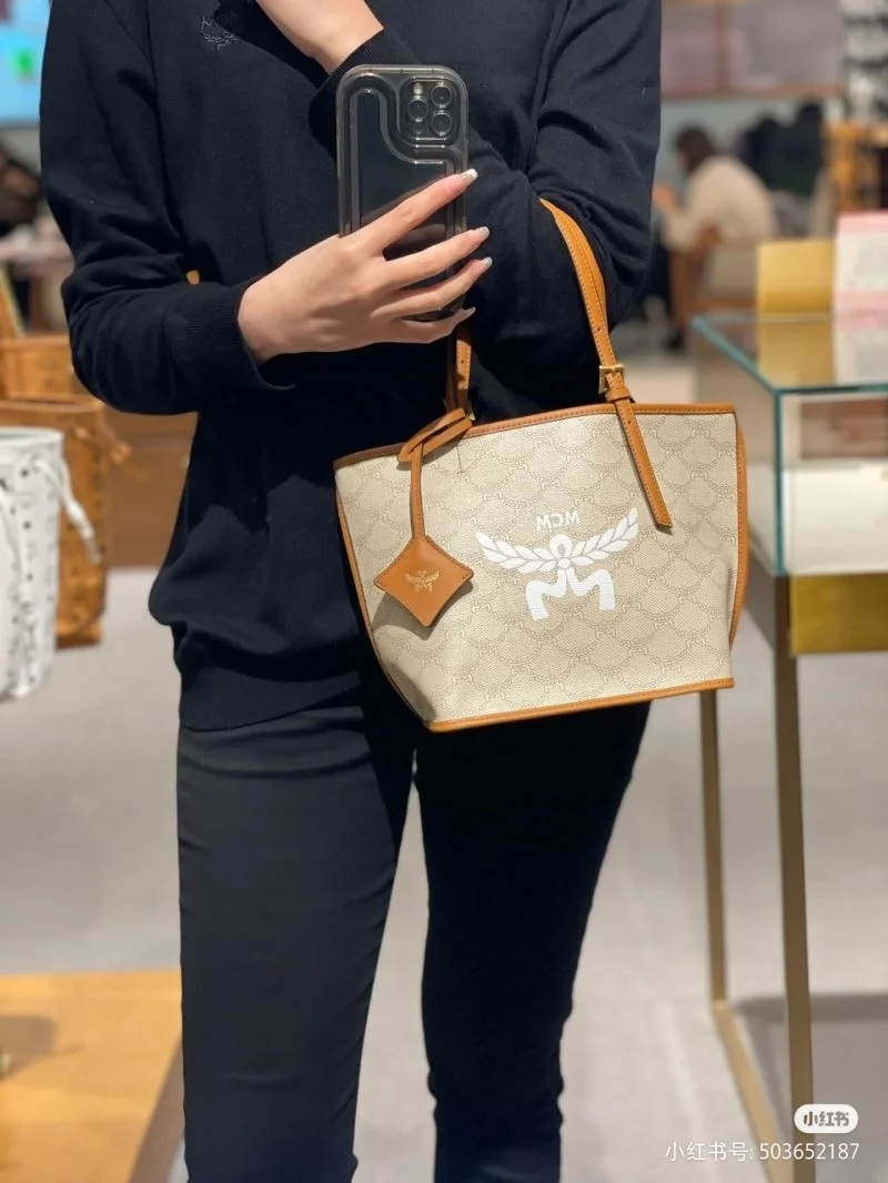 Brand-authenticated MCM Shopping Bags
