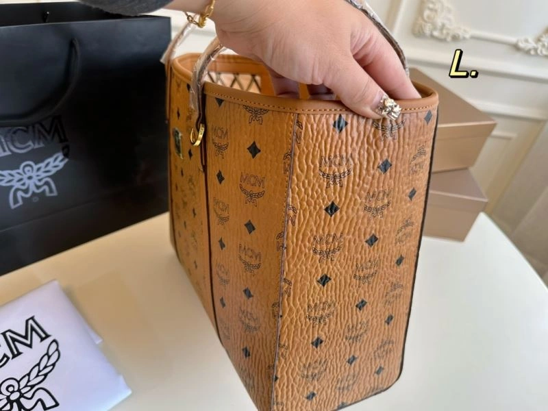 Accurate model MCM Shopping Bags
