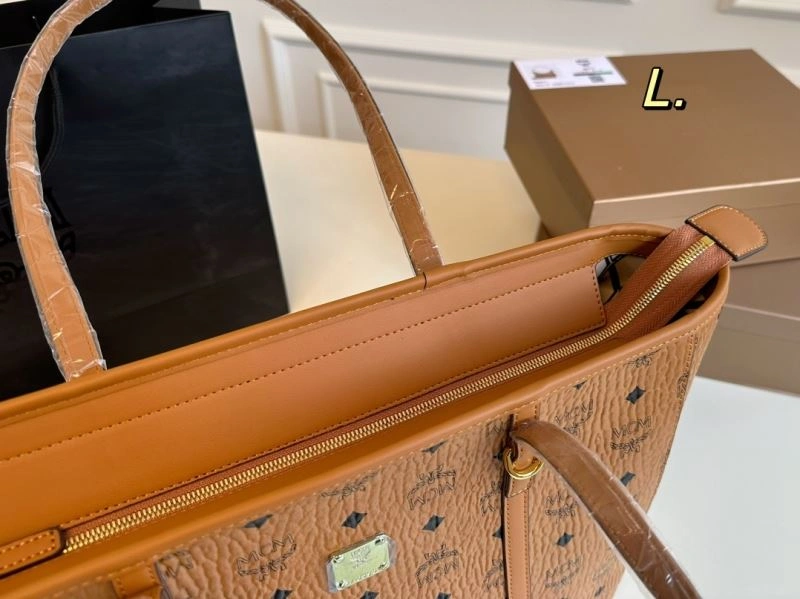 Accurate model MCM Shopping Bags