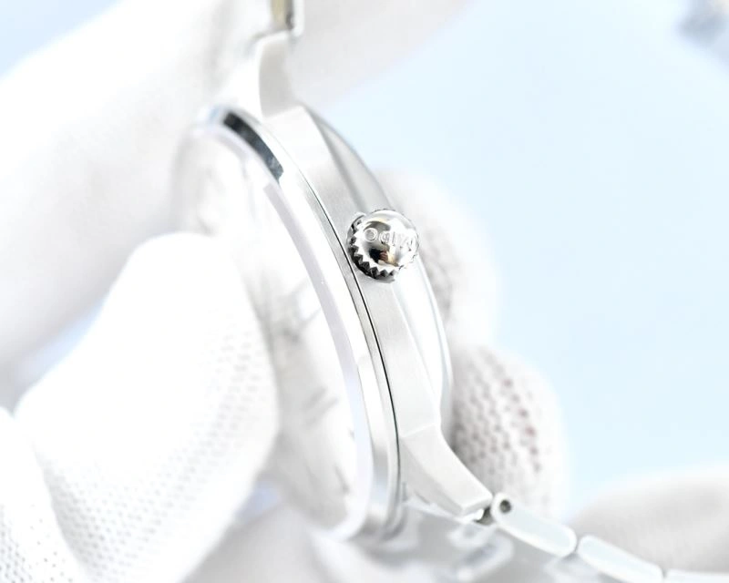 Top mirror MIDO Watches