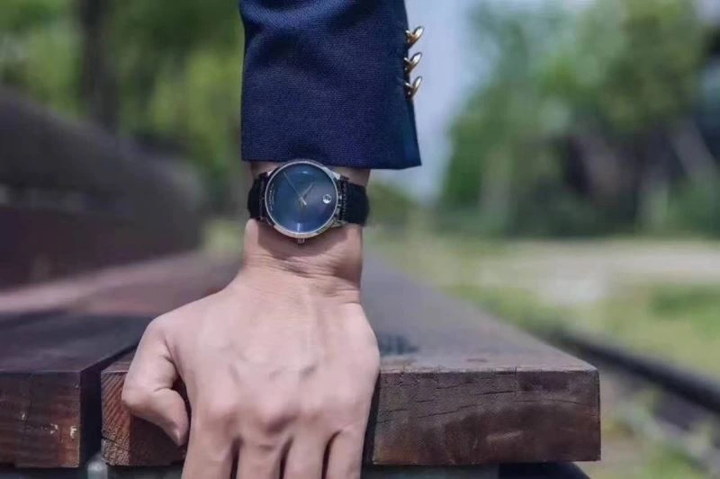 Top mirror MOVADO Watches
