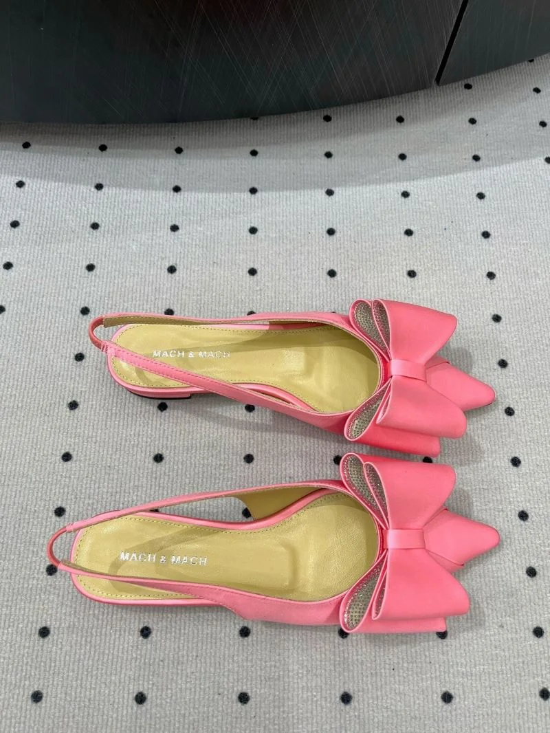 Low-cost Mach Mach Sandals