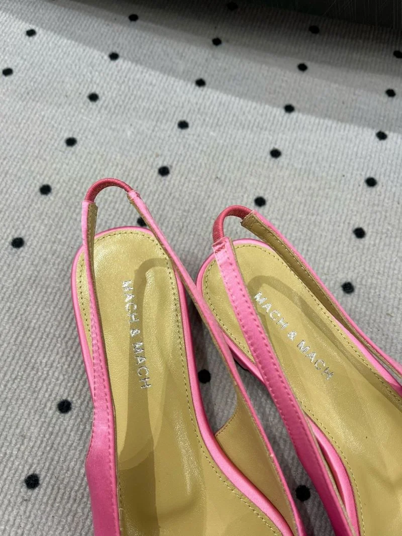 Low-cost Mach Mach Sandals