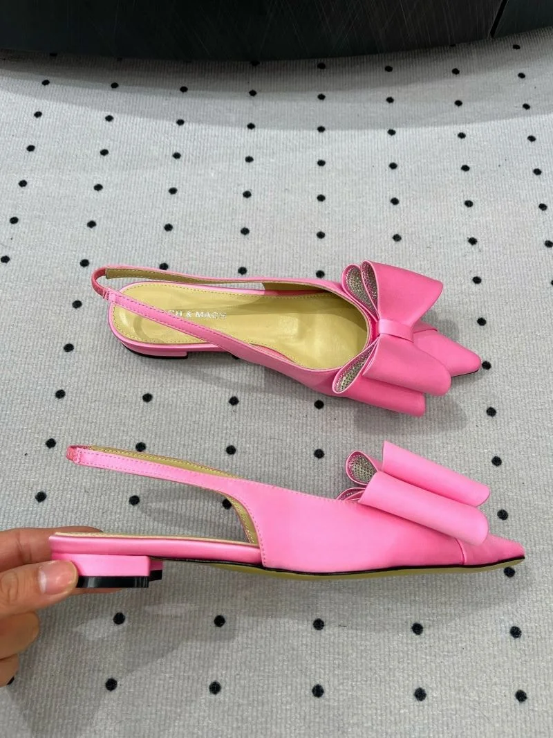 Low-cost Mach Mach Sandals