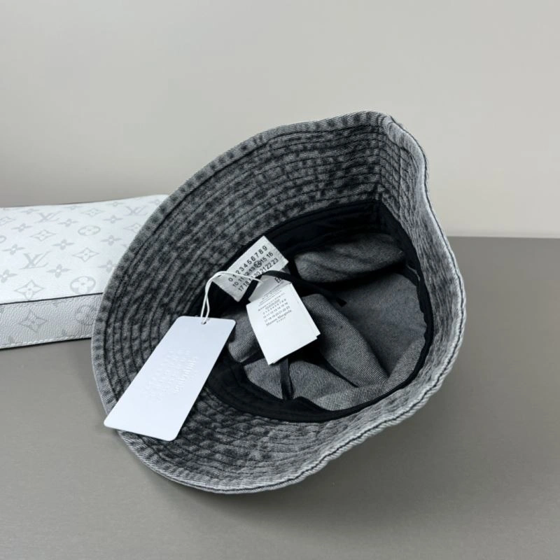 Bargain Maison Margiela Caps
