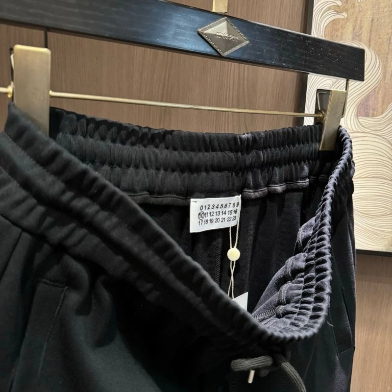 Brand-authenticated Maison Margiela Short Pants