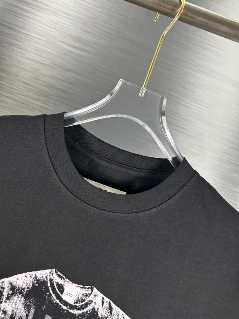 Indistinguishable Maison Margiela T-Shirts