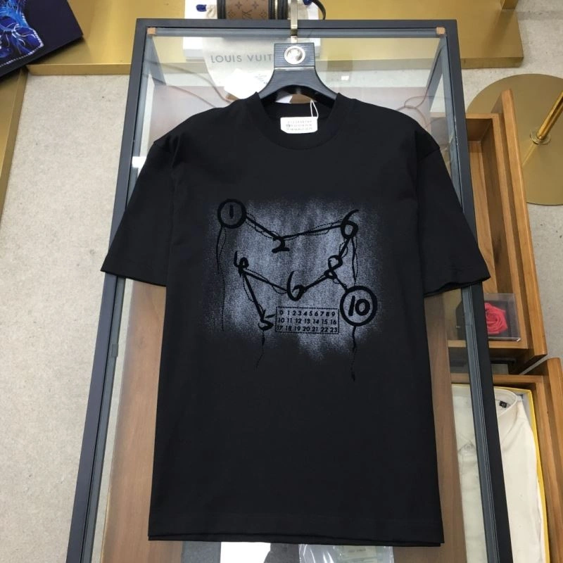 Accurate model Maison Margiela T-Shirts
