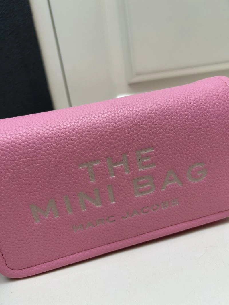 Accurate model Marc Jacobs Satchel Bags