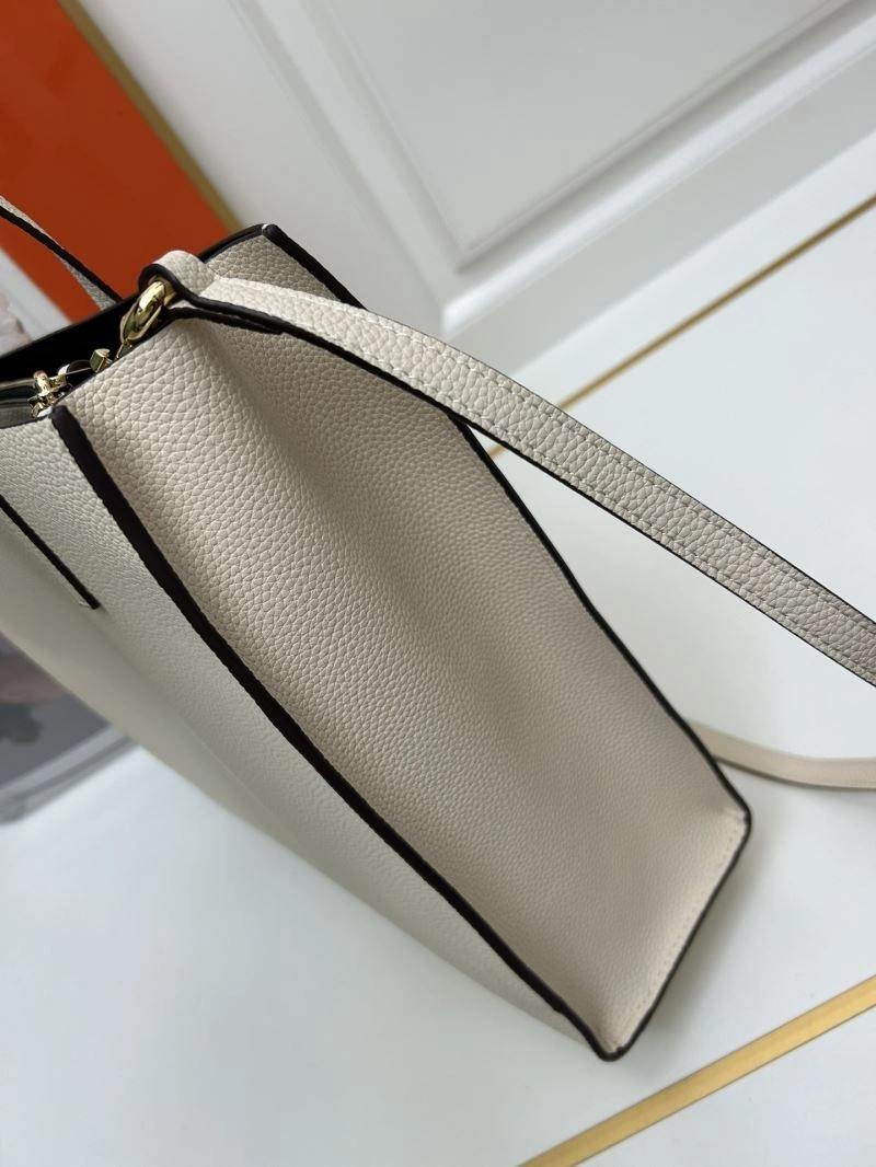 Cut-rate Marc Jacobs Shopping Bags