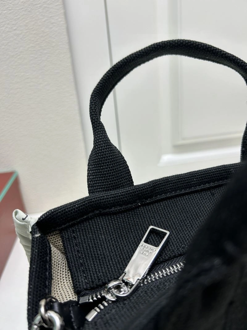 Bargain Marc Jacobs Shopping Bags