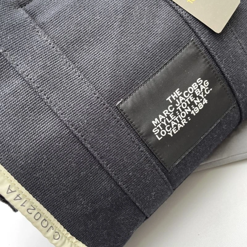 Low-cost Marc Jacobs Shopping Bags