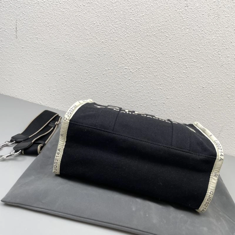 Low-cost Marc Jacobs Shopping Bags