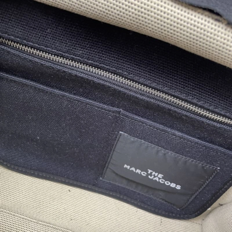 Low-cost Marc Jacobs Shopping Bags