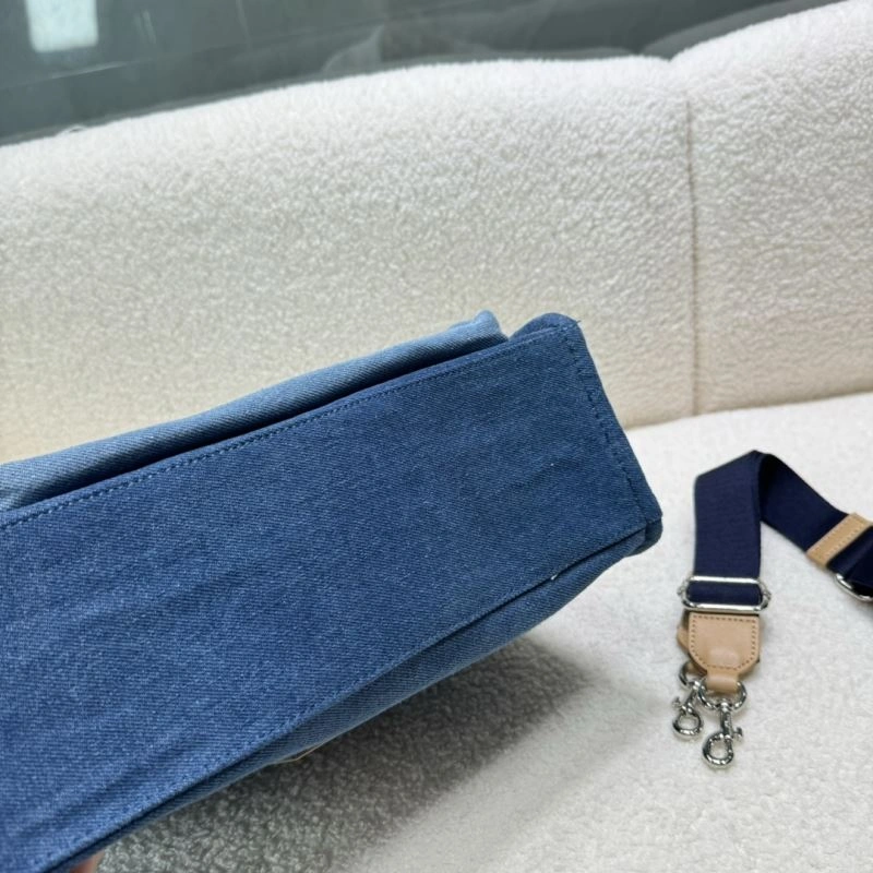 Low-cost Marc Jacobs Shopping Bags