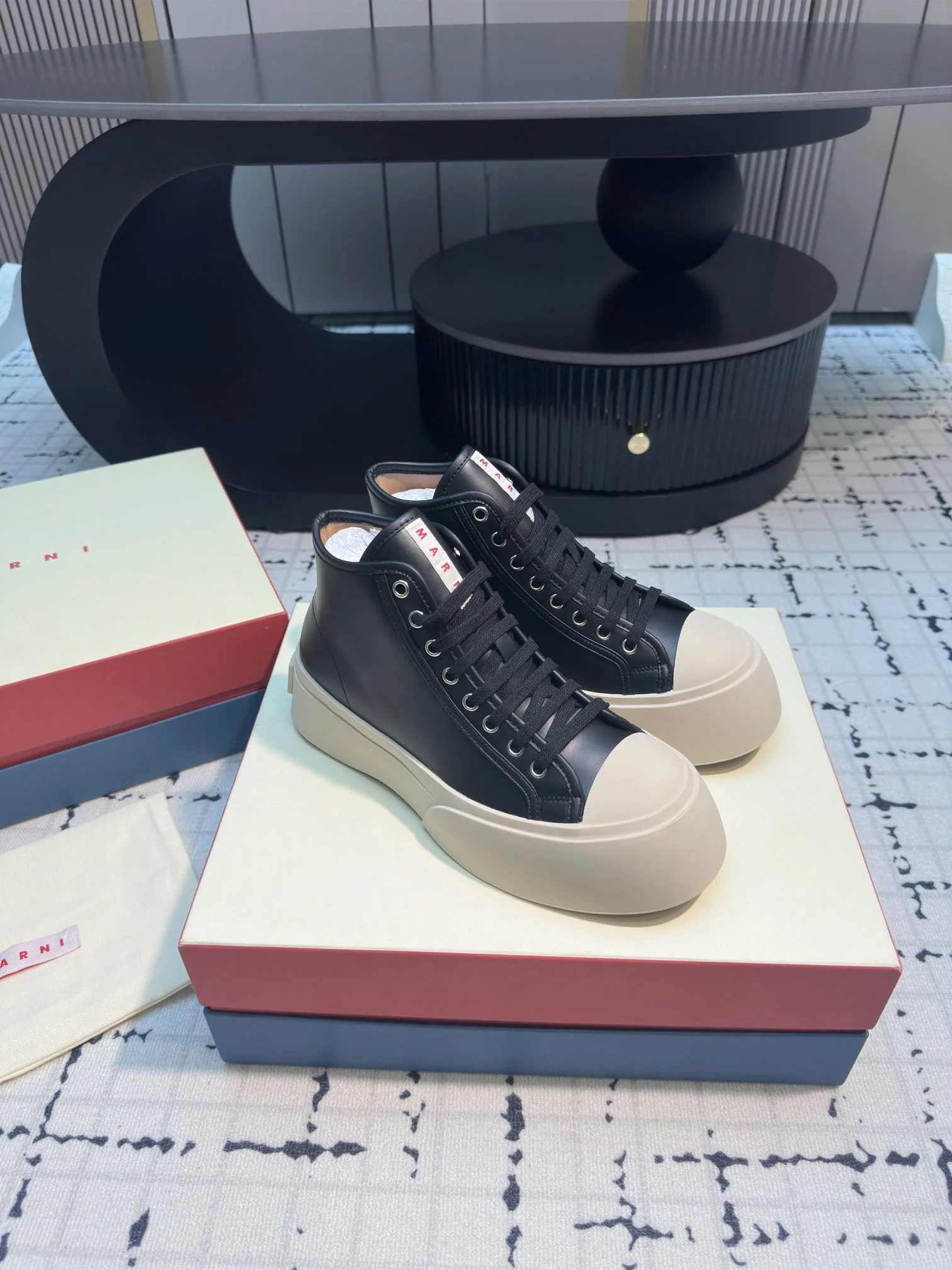 Accurate model Marni Shoes