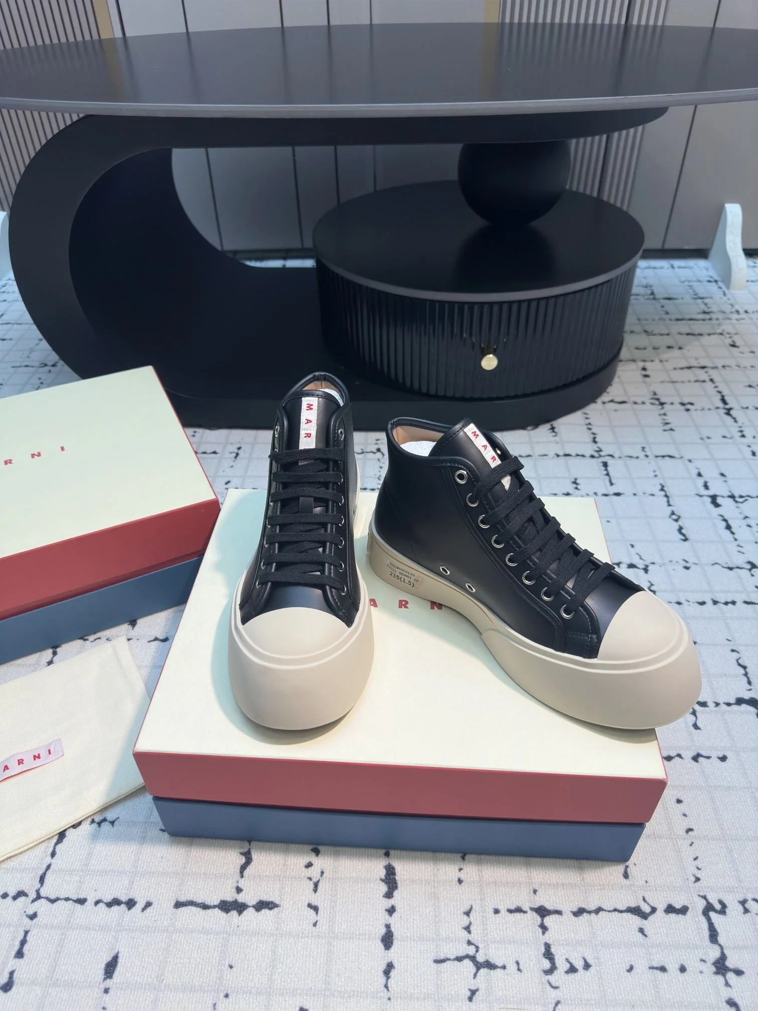 Accurate model Marni Shoes
