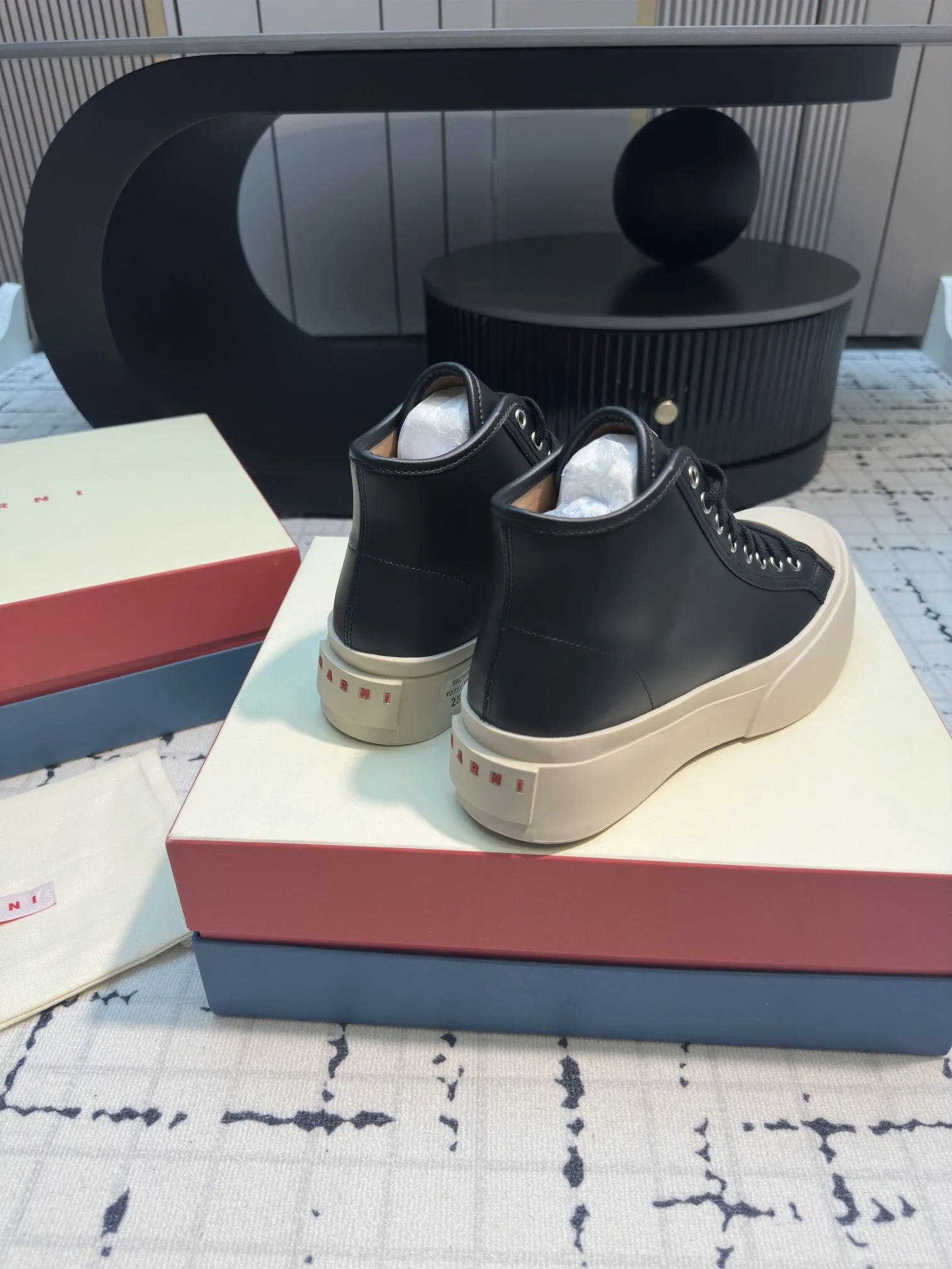 Accurate model Marni Shoes