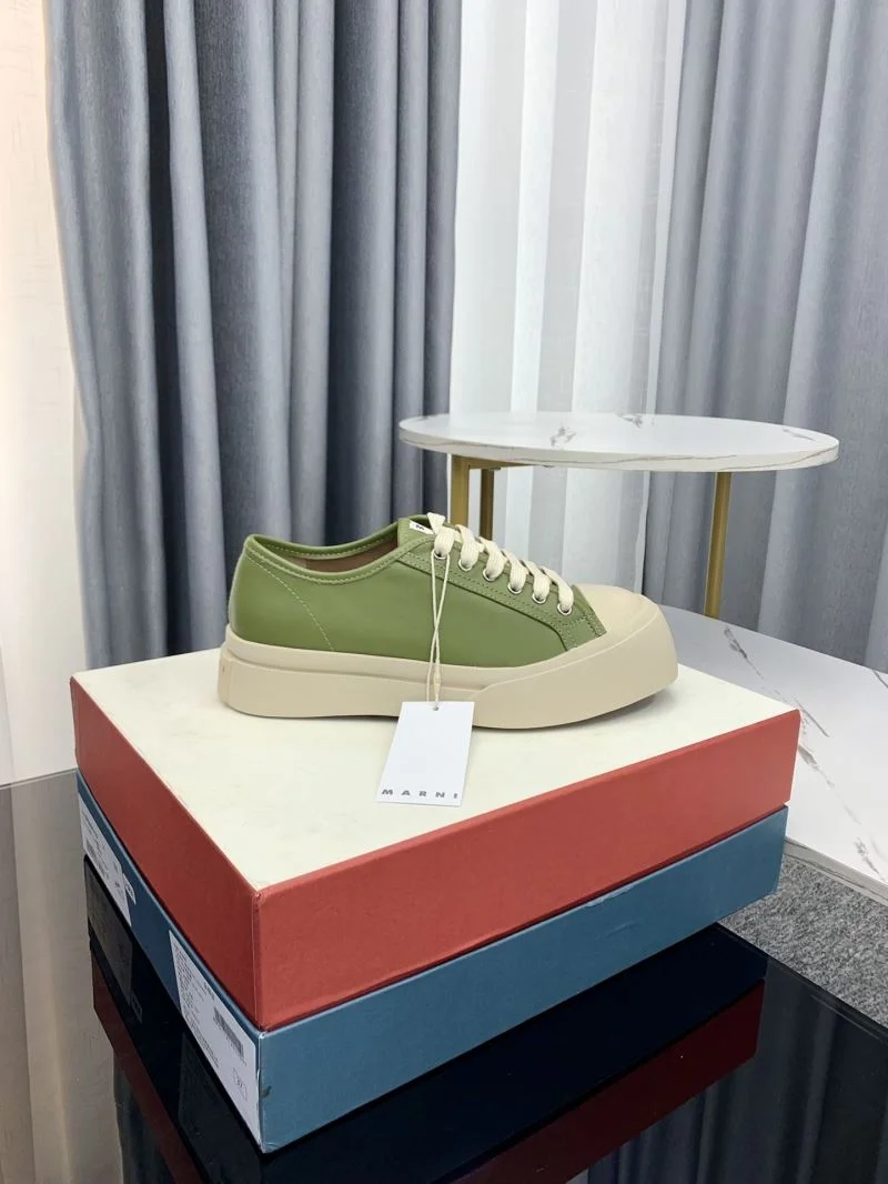 Accurate model Marni Shoes