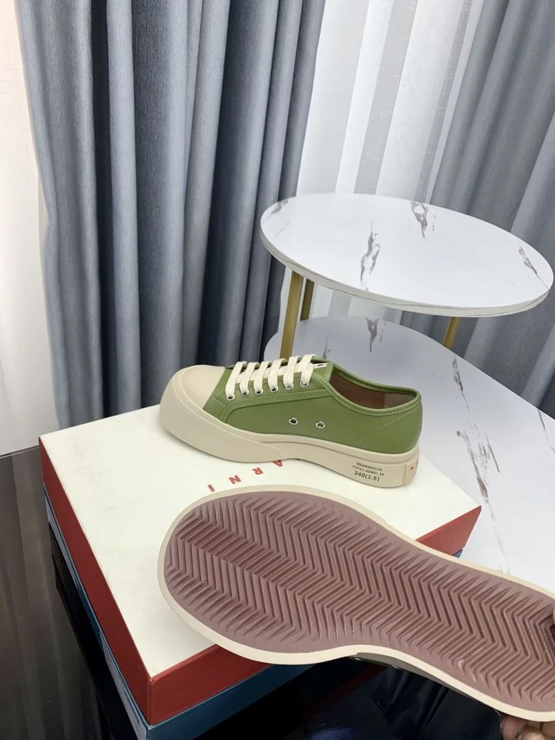 Accurate model Marni Shoes