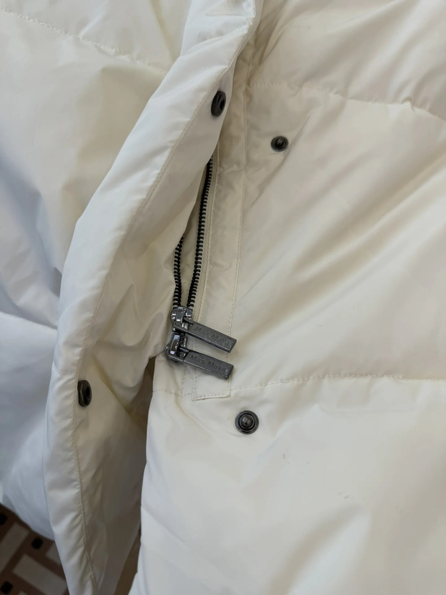 Inexpensive Max Mara Down Jackets