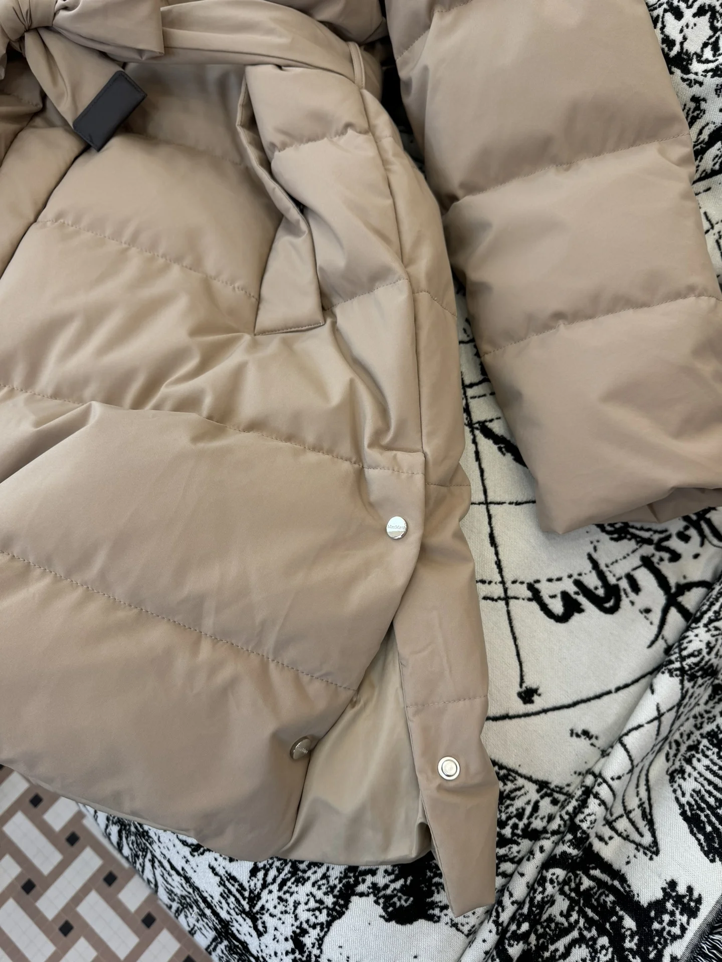 Inexpensive Max Mara Down Jackets