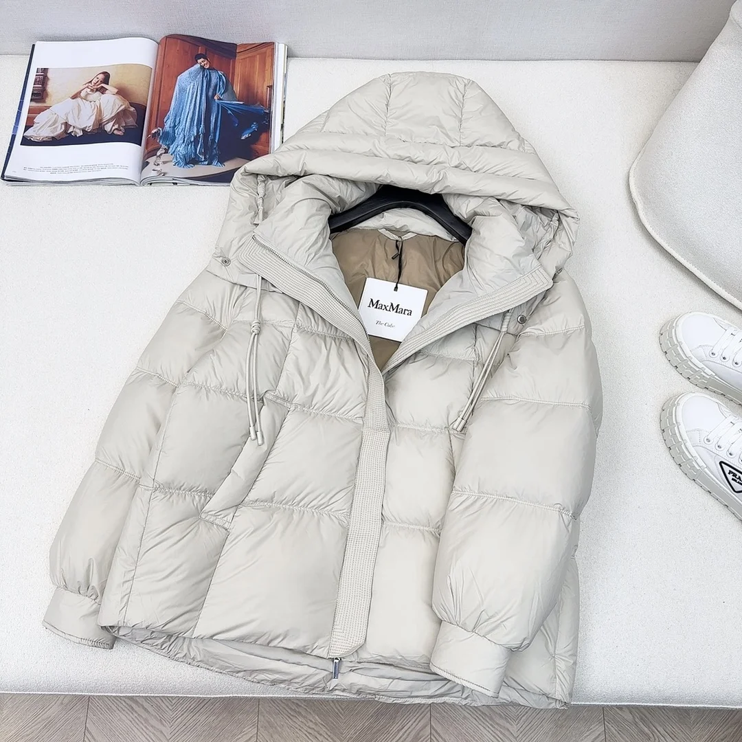 Top mirror Max Mara Down Jackets