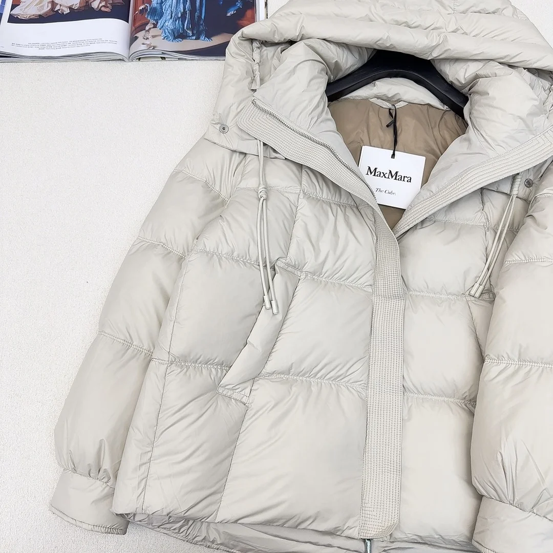 Top mirror Max Mara Down Jackets