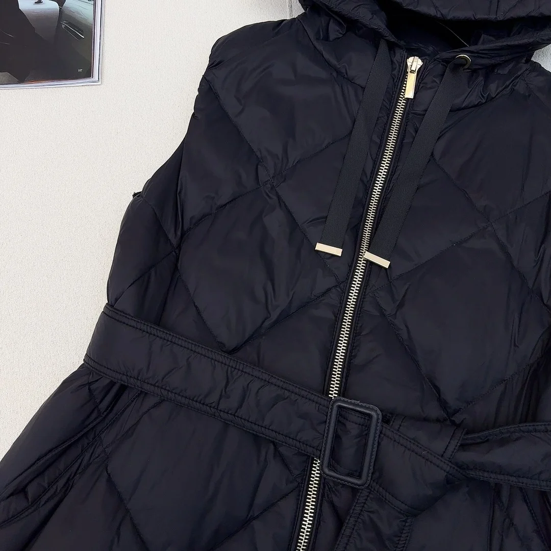 Top mirror Max Mara Down Jackets