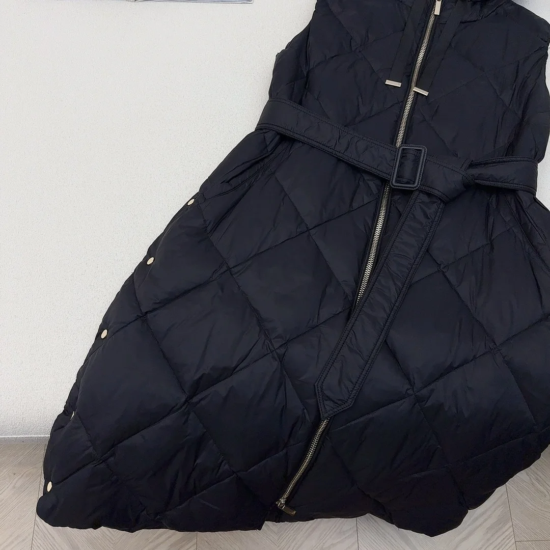 Top mirror Max Mara Down Jackets