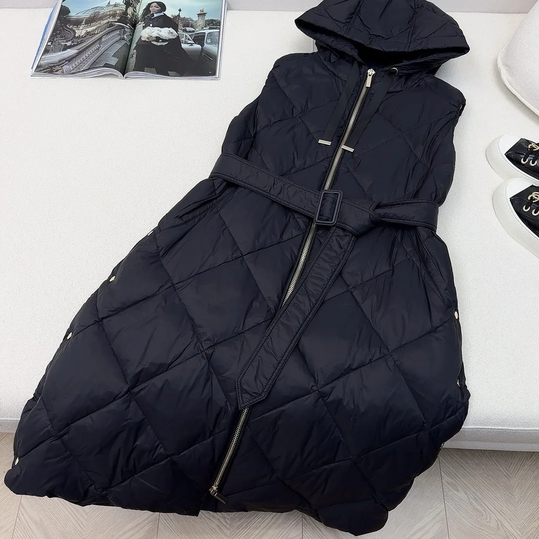 Top mirror Max Mara Down Jackets
