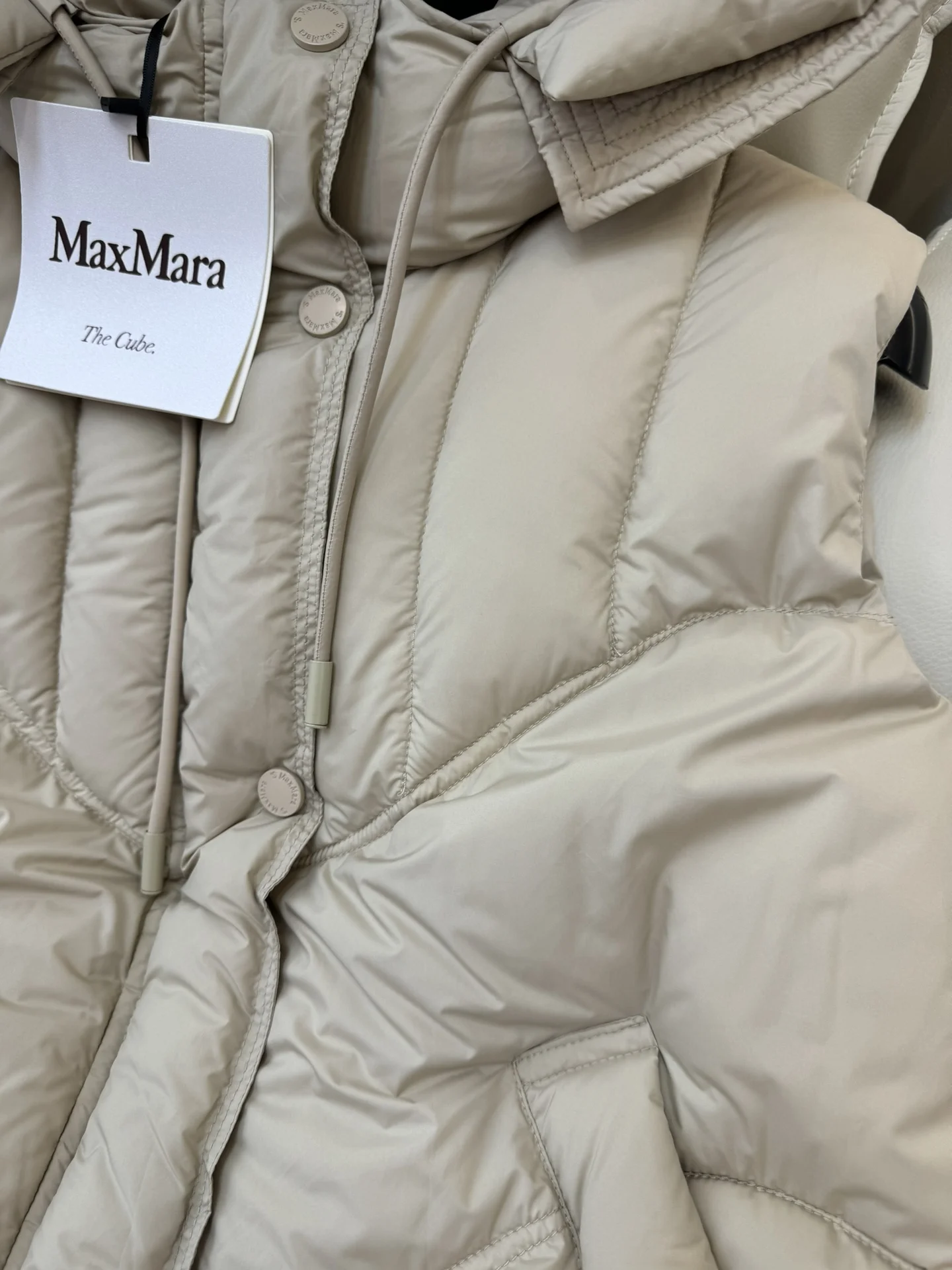 Accurate model Max Mara Down Jackets