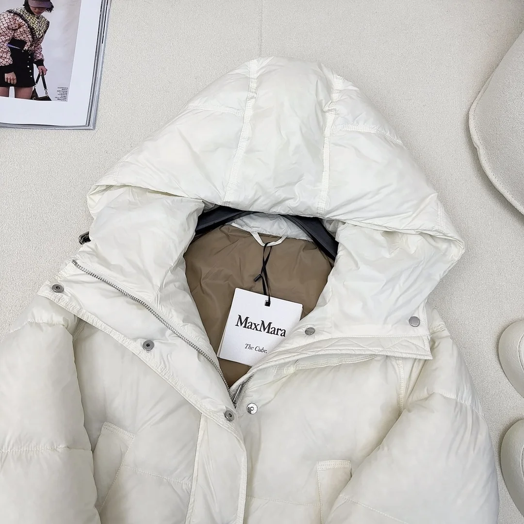 Top mirror Max Mara Down Jackets