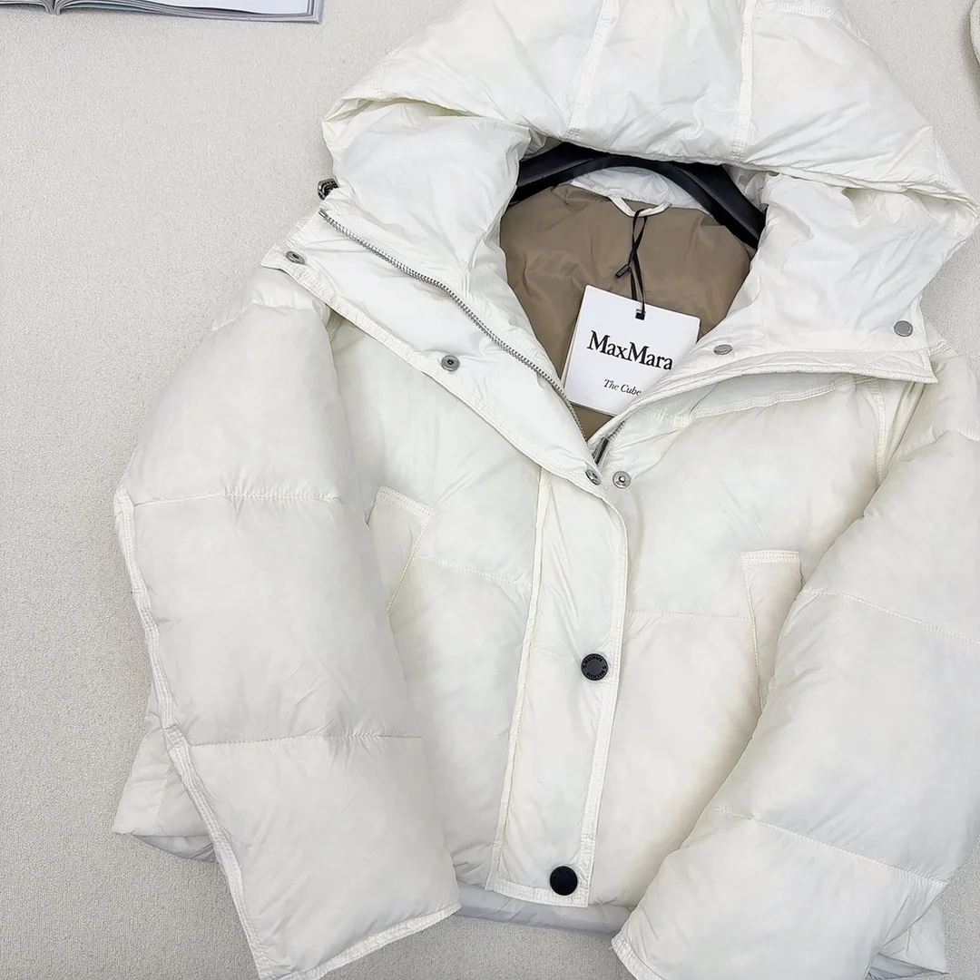 Top mirror Max Mara Down Jackets