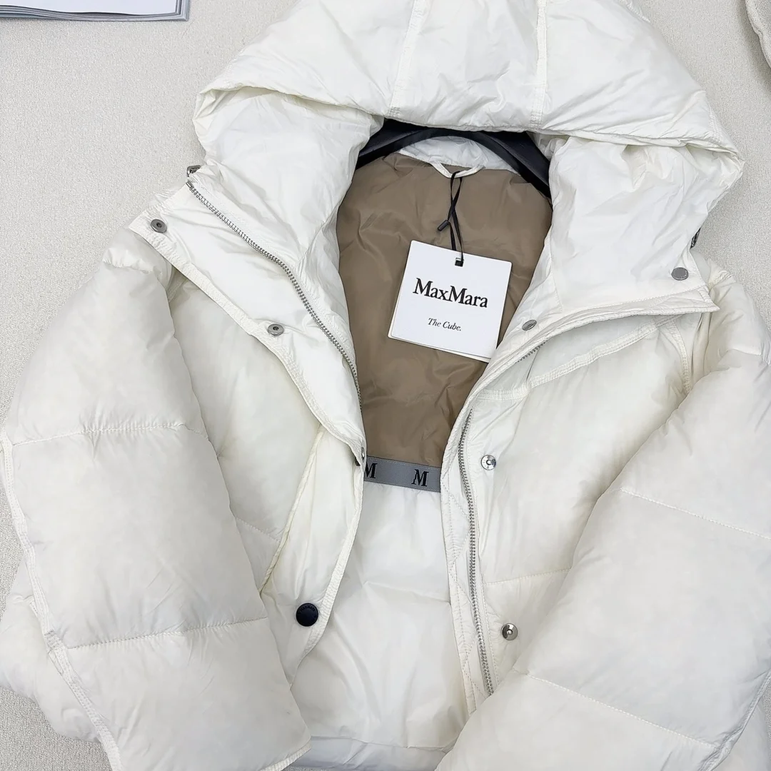 Top mirror Max Mara Down Jackets