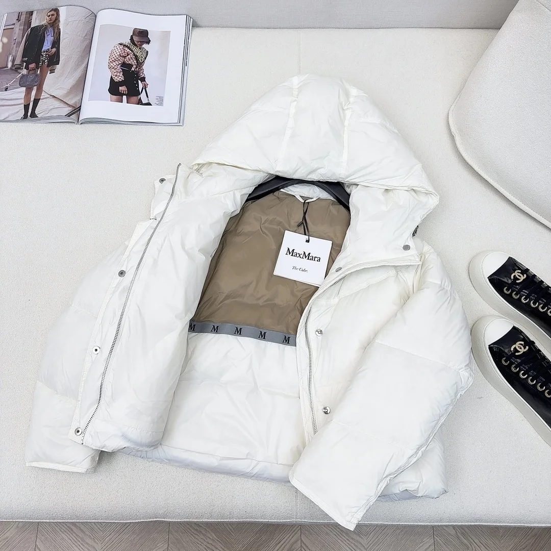 Top mirror Max Mara Down Jackets