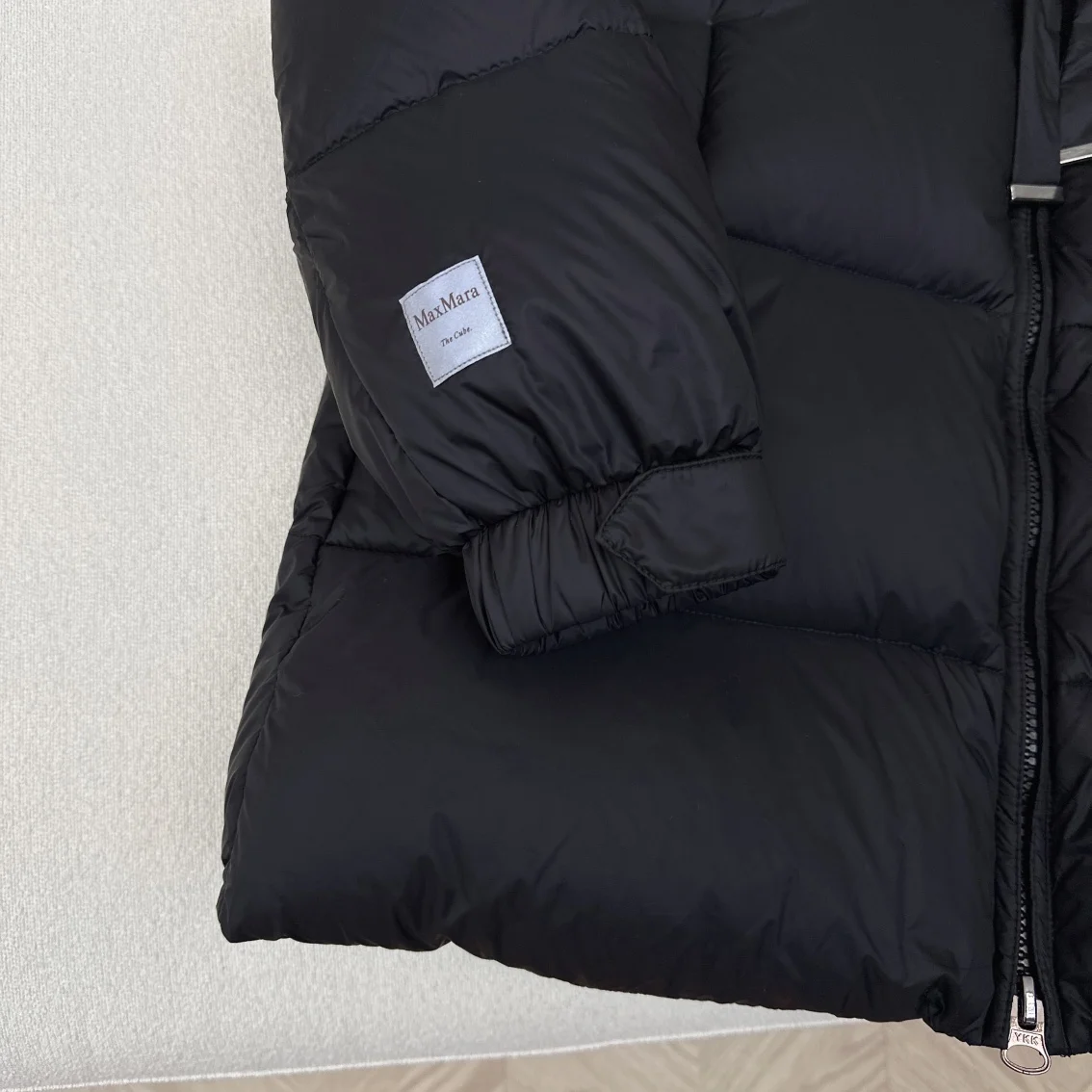 Top mirror Max Mara Down Jackets