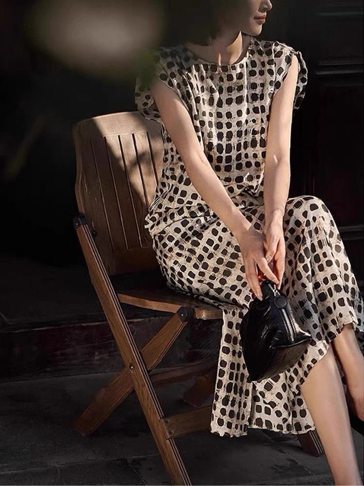 High fidelity Max Mara Dress Suits