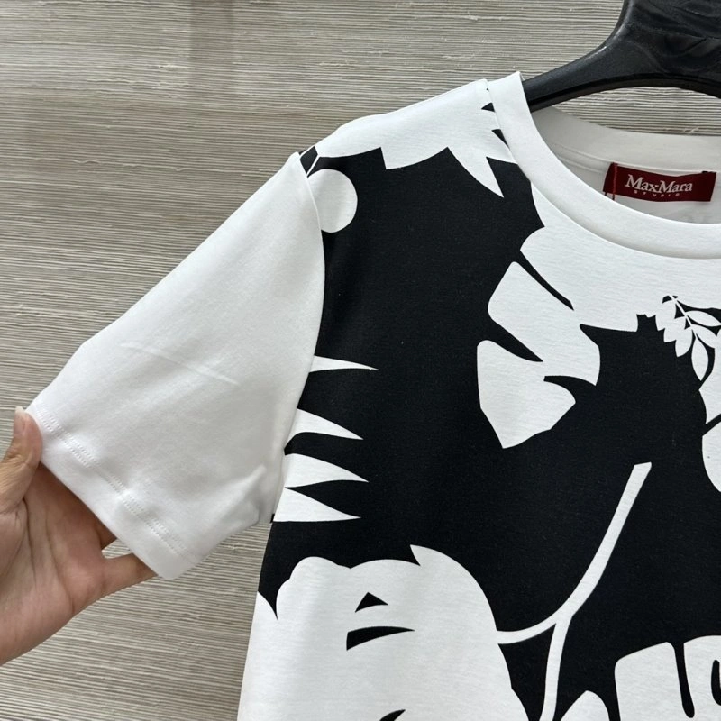 Bargain Max Mara T-Shirts