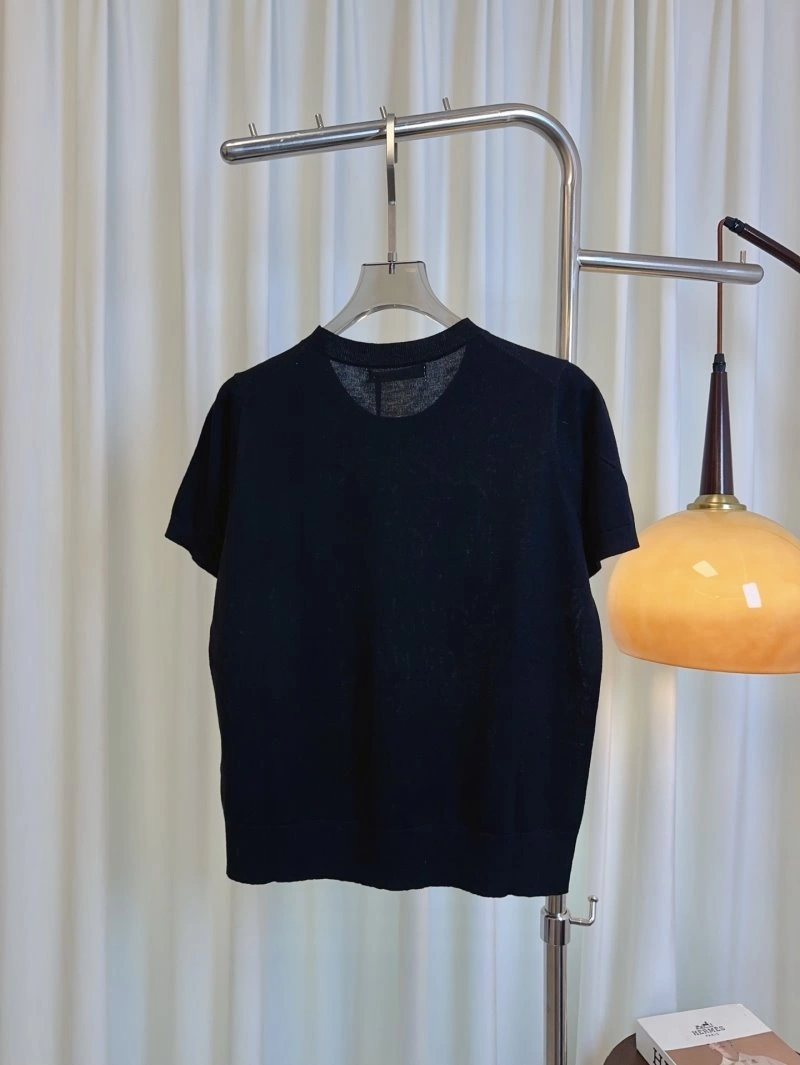 Value-priced Max Mara T-Shirts