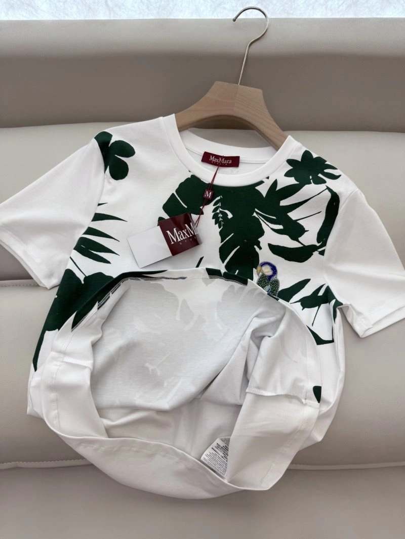 Value-priced Max Mara T-Shirts